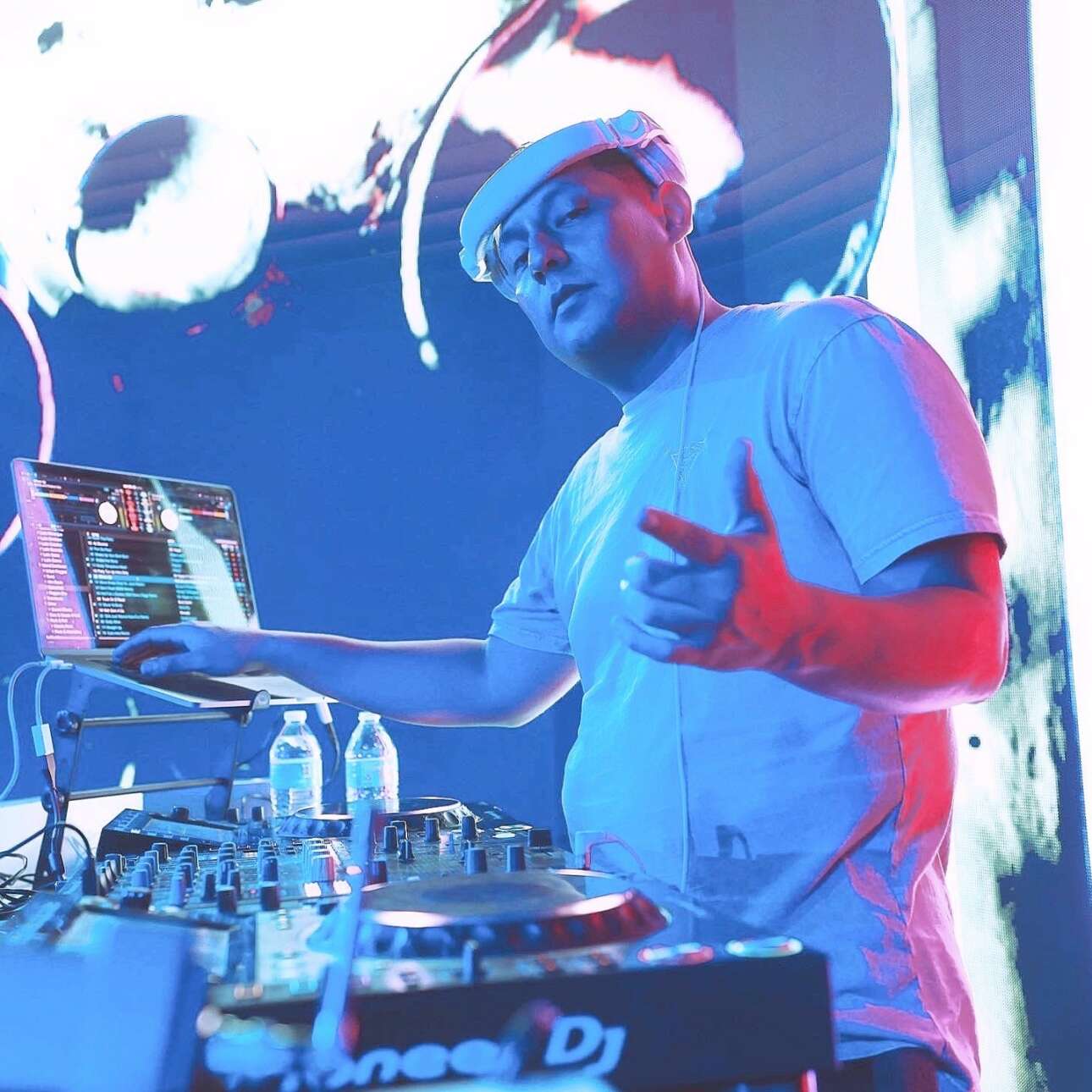 Meet Isaac Castillo – CanvasRebel Magazine