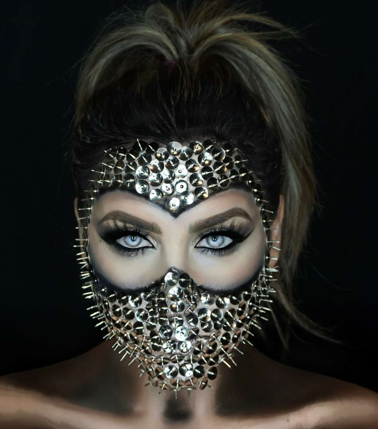 Meet Chari Viana - CanvasRebel Magazine