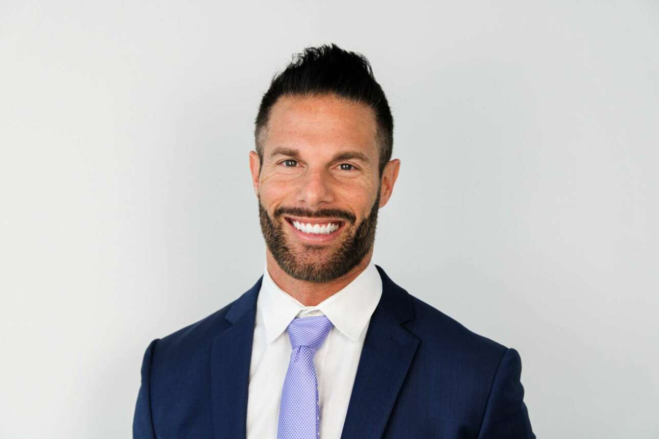 Meet Dustin Robinson – CanvasRebel Magazine