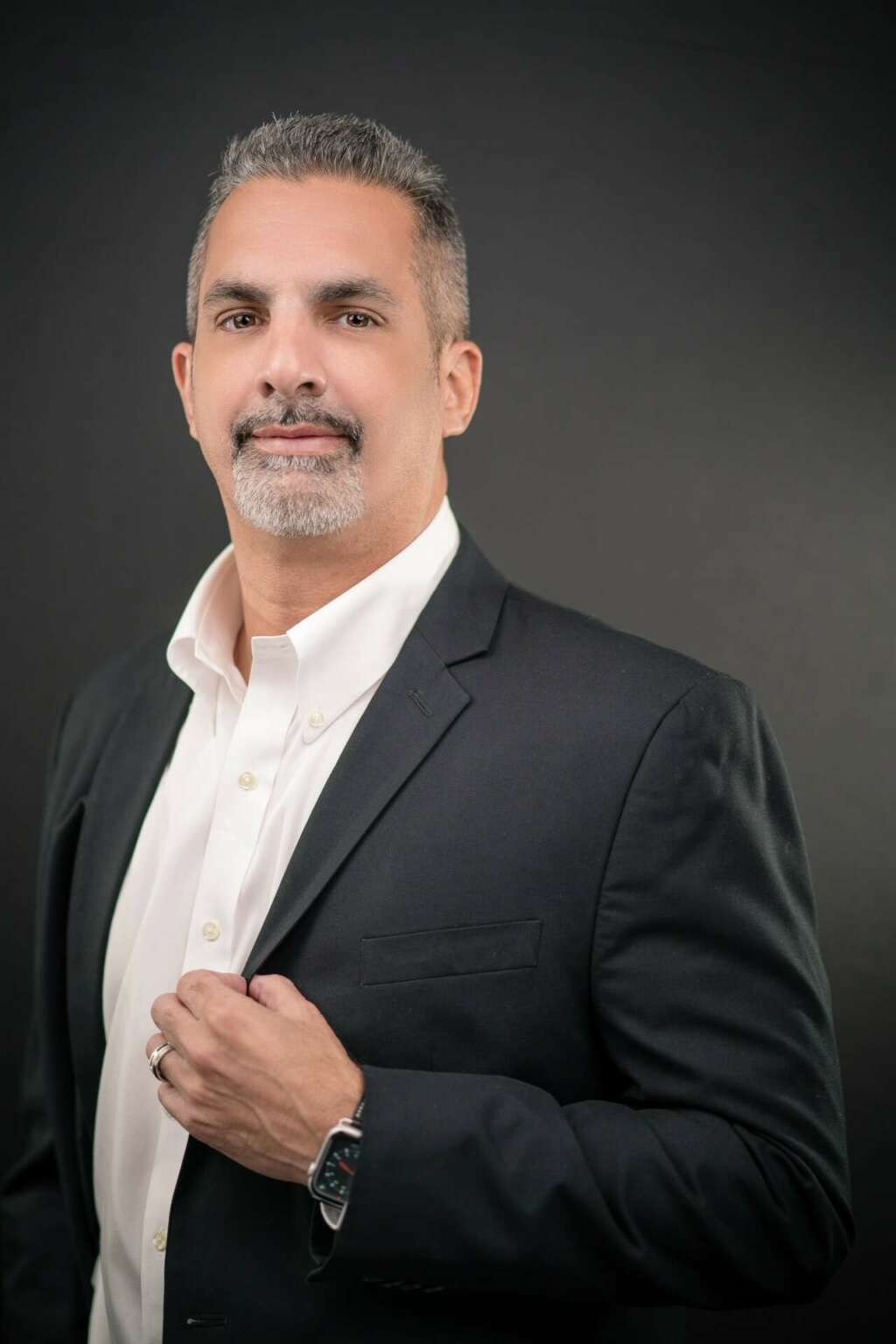 Meet Gabriel Rodriguez – CanvasRebel Magazine