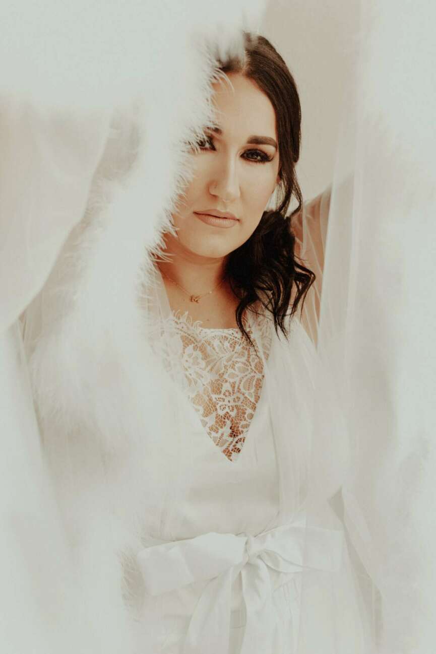 Meet Sarah Mundy – CanvasRebel Magazine