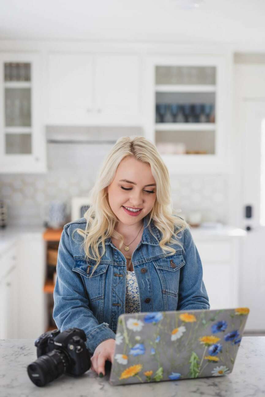 Meet Jenna Ramsey – CanvasRebel Magazine