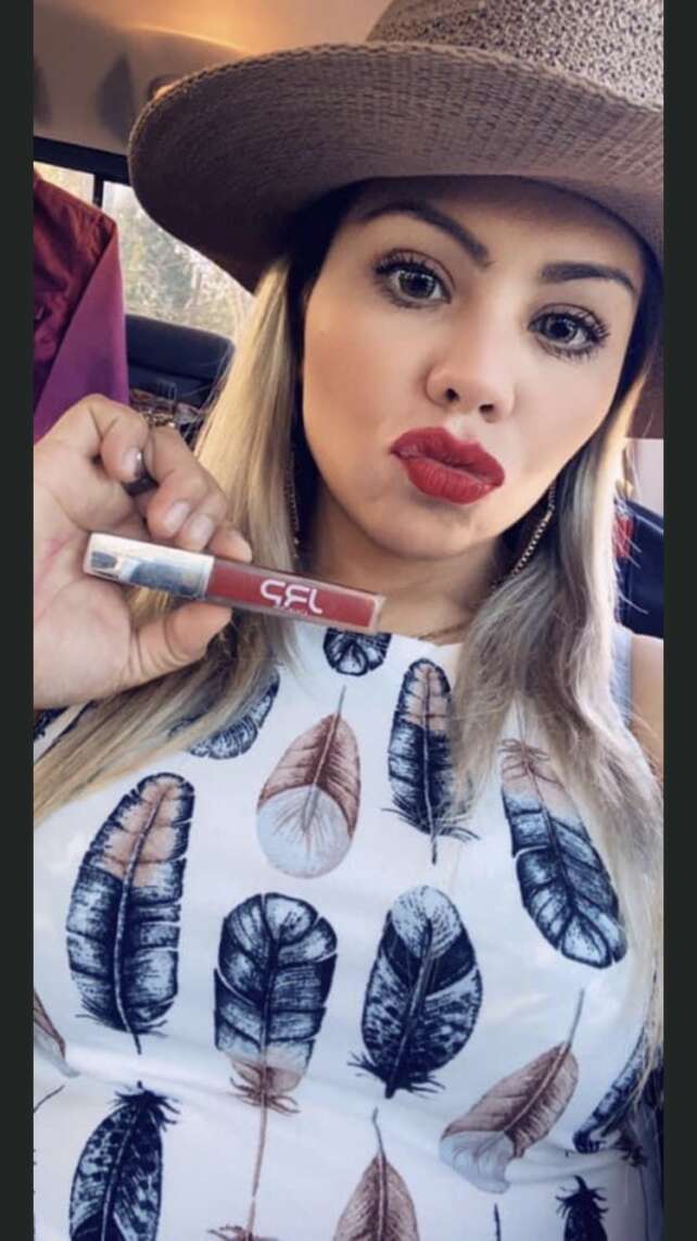 Meet Jessica Perry - CanvasRebel Magazine