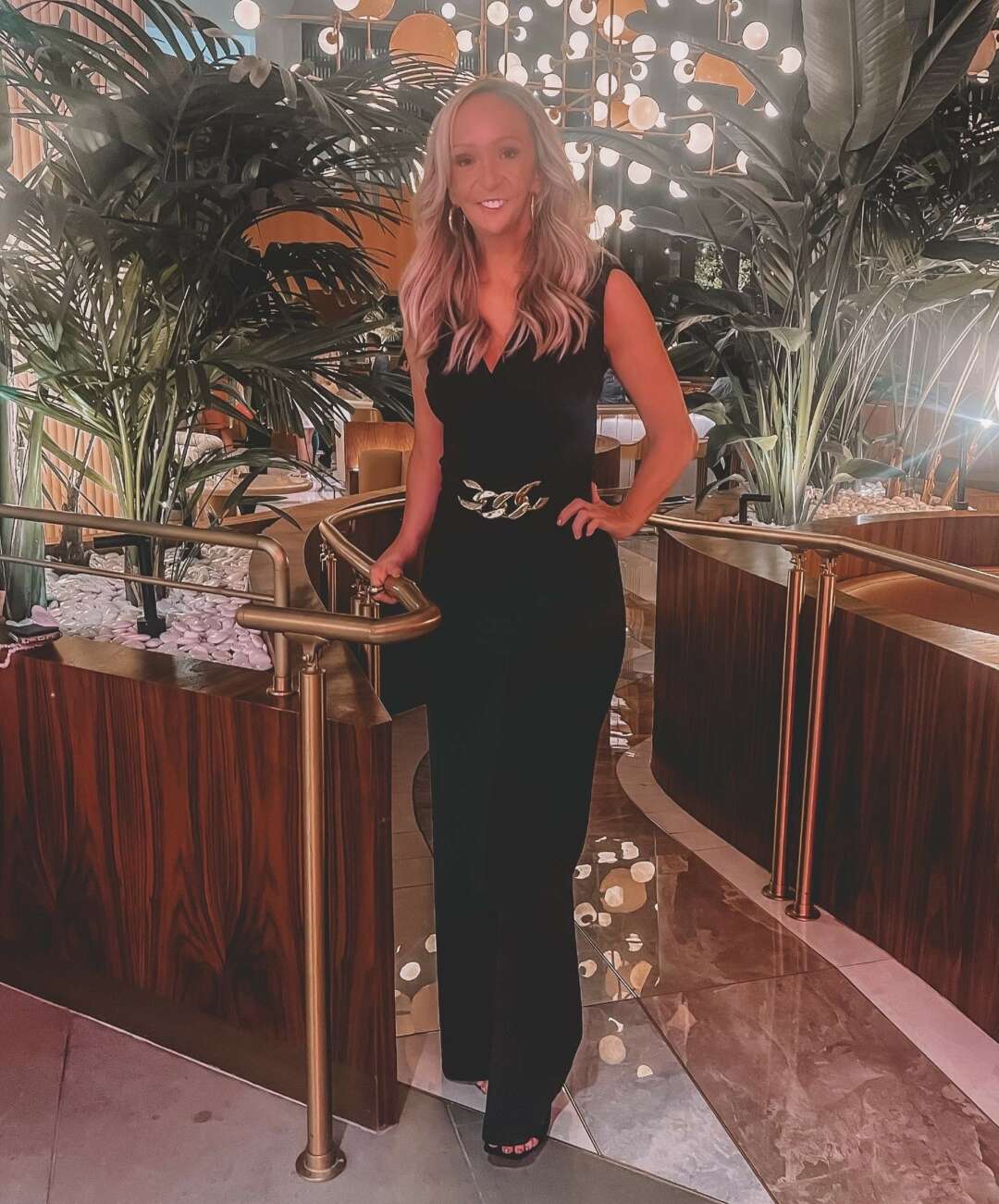 Meet Carrie Sanders – CanvasRebel Magazine