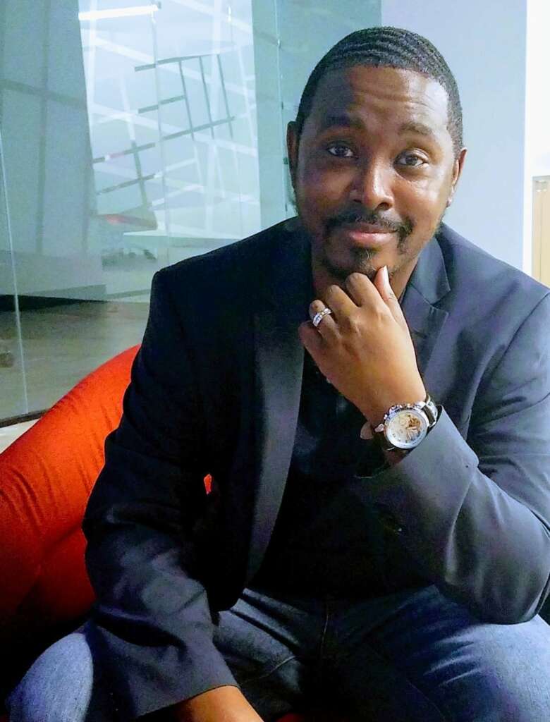 Meet Derek Reed – CanvasRebel Magazine