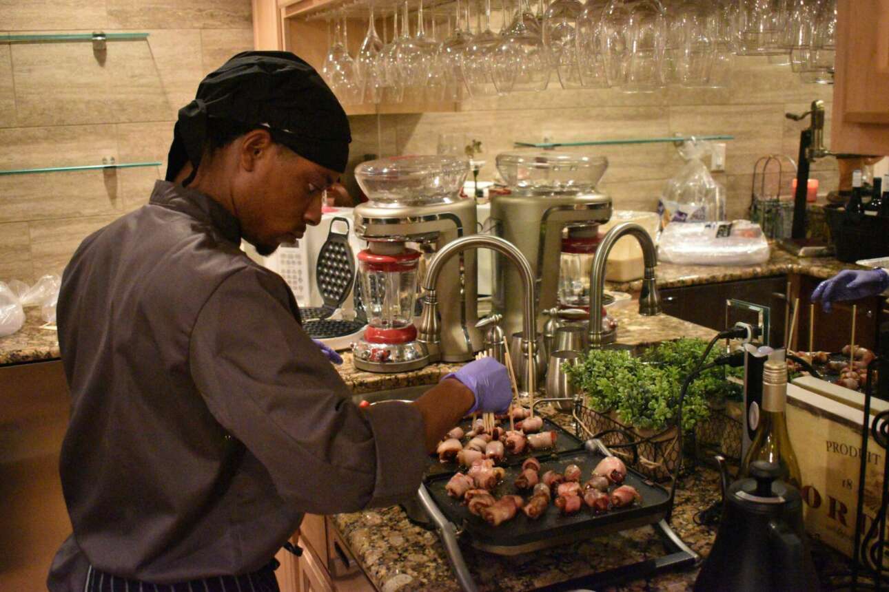 Meet Devon Henry – CanvasRebel Magazine