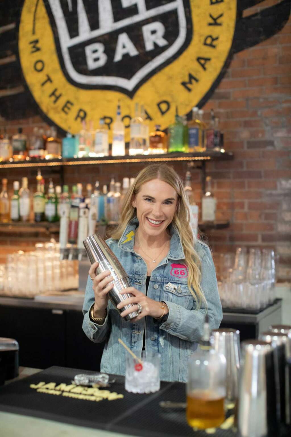 Meet Elizabeth Frame Ellison – CanvasRebel Magazine