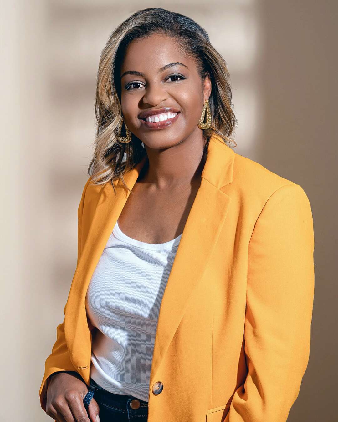 Meet Jamie Phillips – CanvasRebel Magazine