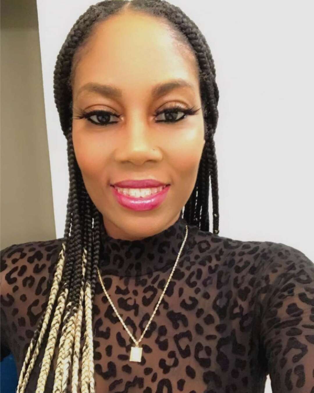 Meet Jessica Perry - CanvasRebel Magazine