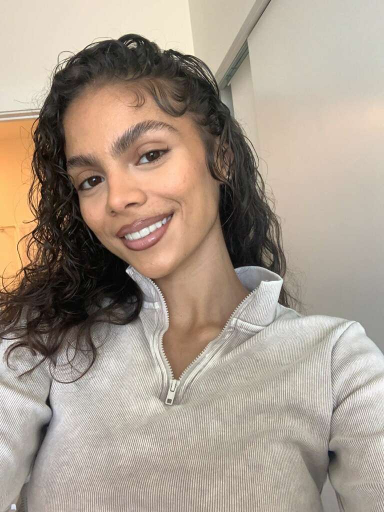 Meet Alexa Acosta – CanvasRebel Magazine