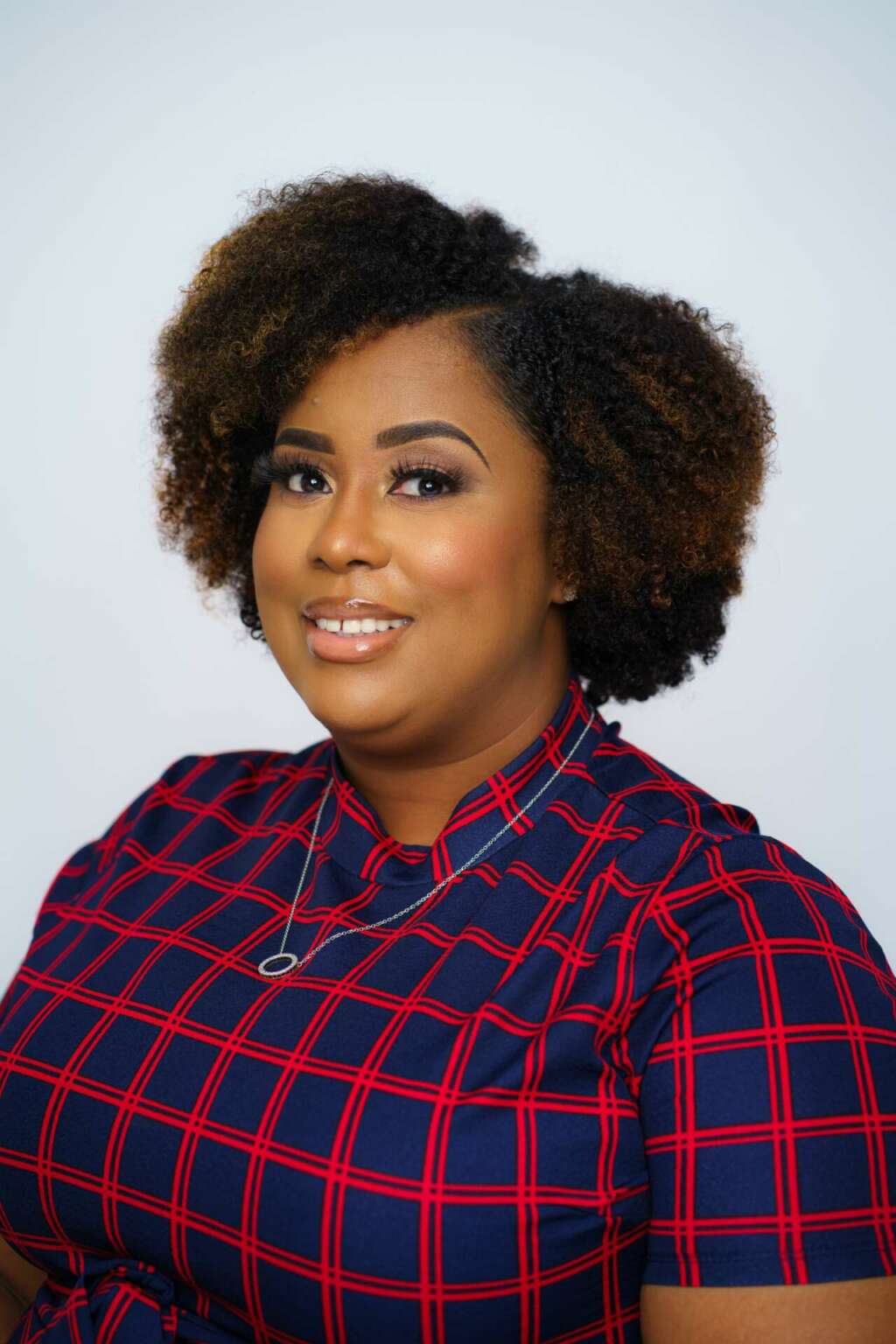 Meet Georgie-Ann Neil – CanvasRebel Magazine