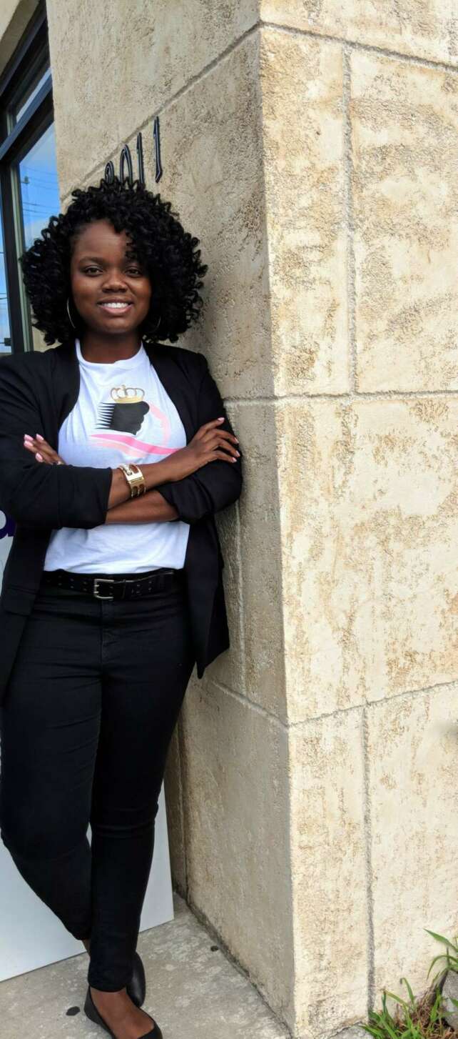 Meet Aisha Freeman – CanvasRebel Magazine