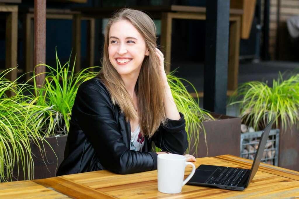 Meet Elizabeth Hauser - CanvasRebel Magazine