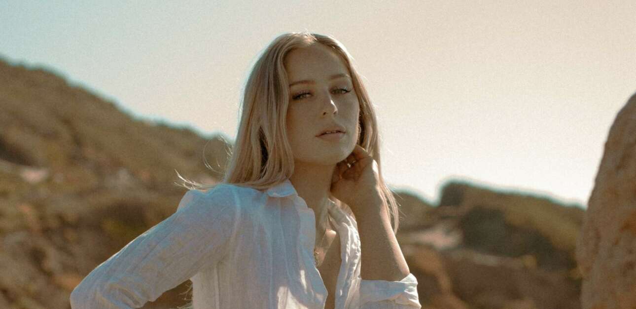 Meet Lily Raven – CanvasRebel Magazine