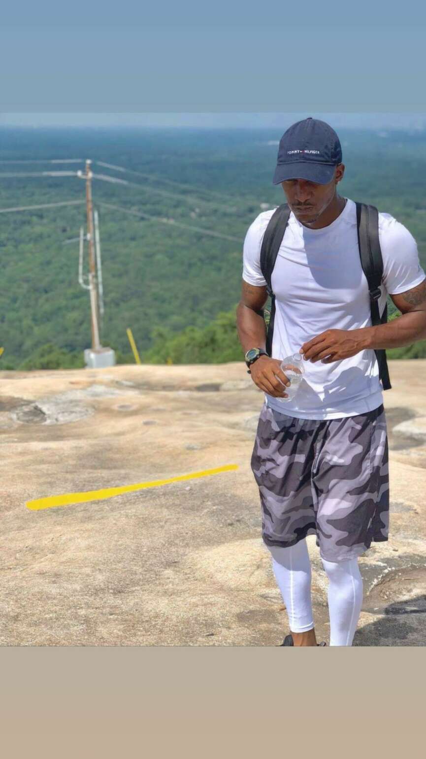 Meet Travis Simmons – CanvasRebel Magazine