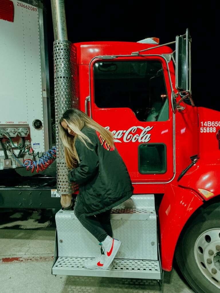 Meet Daniela Salas – CanvasRebel Magazine