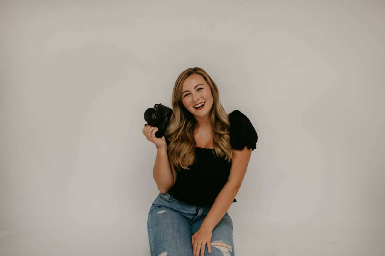 Meet Ashley Rose Moore – CanvasRebel Magazine