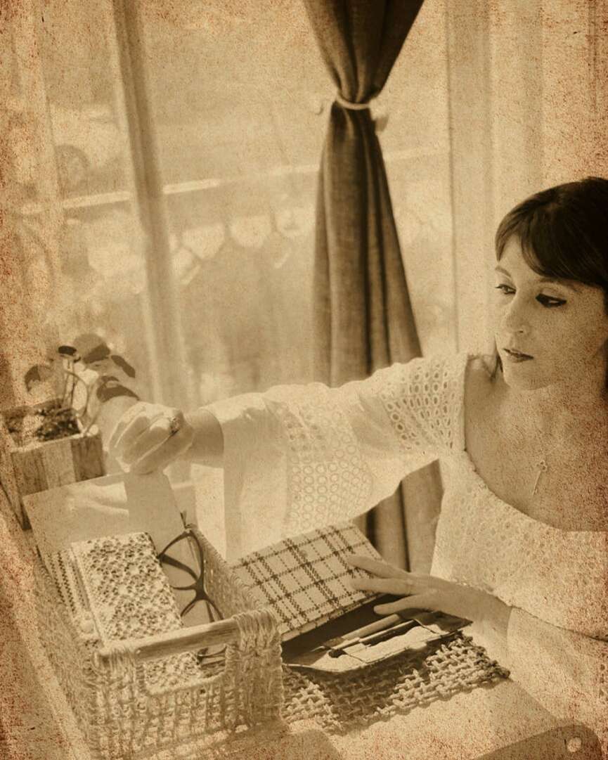 Meet Sarina Byron - CanvasRebel Magazine