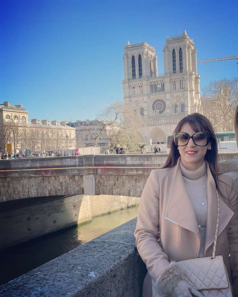 Meet Sarina Byron - CanvasRebel Magazine