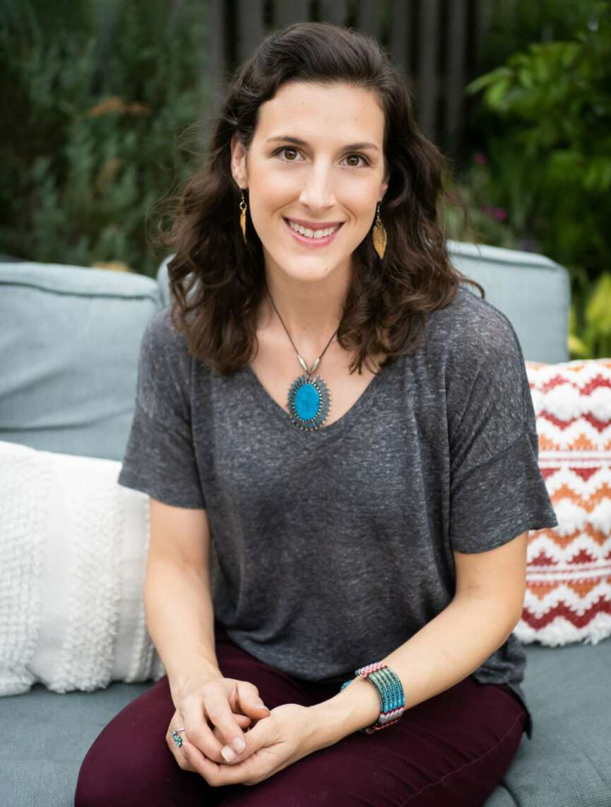 Meet Amanda Rae Linas - CanvasRebel Magazine