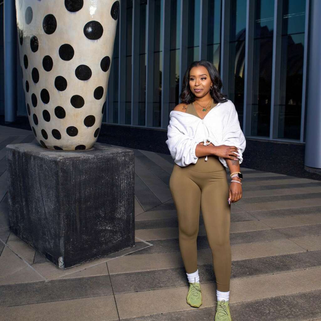 Meet Christina Perry – CanvasRebel Magazine