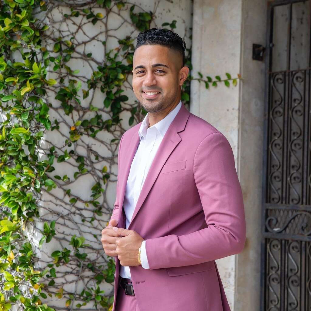 Meet Robert Morillo - CanvasRebel Magazine