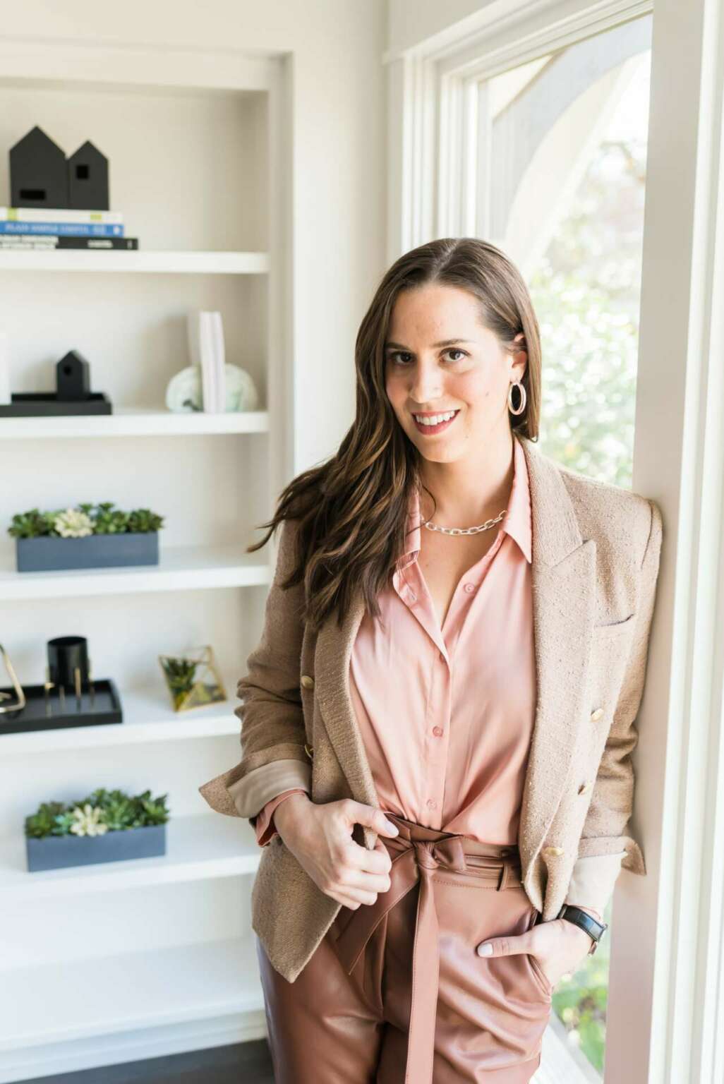 Meet Anna Caro - CanvasRebel Magazine