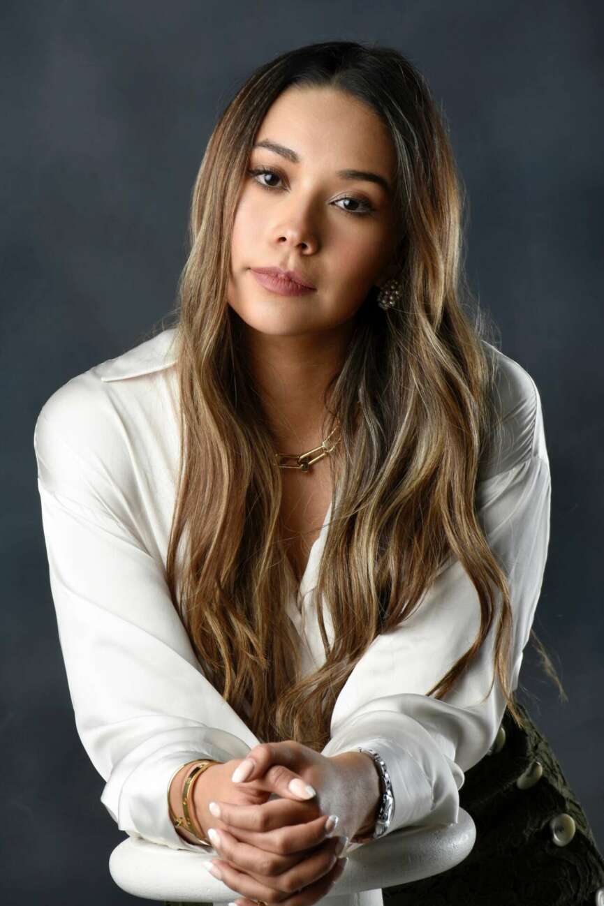 Meet Carolina Rocha – CanvasRebel Magazine