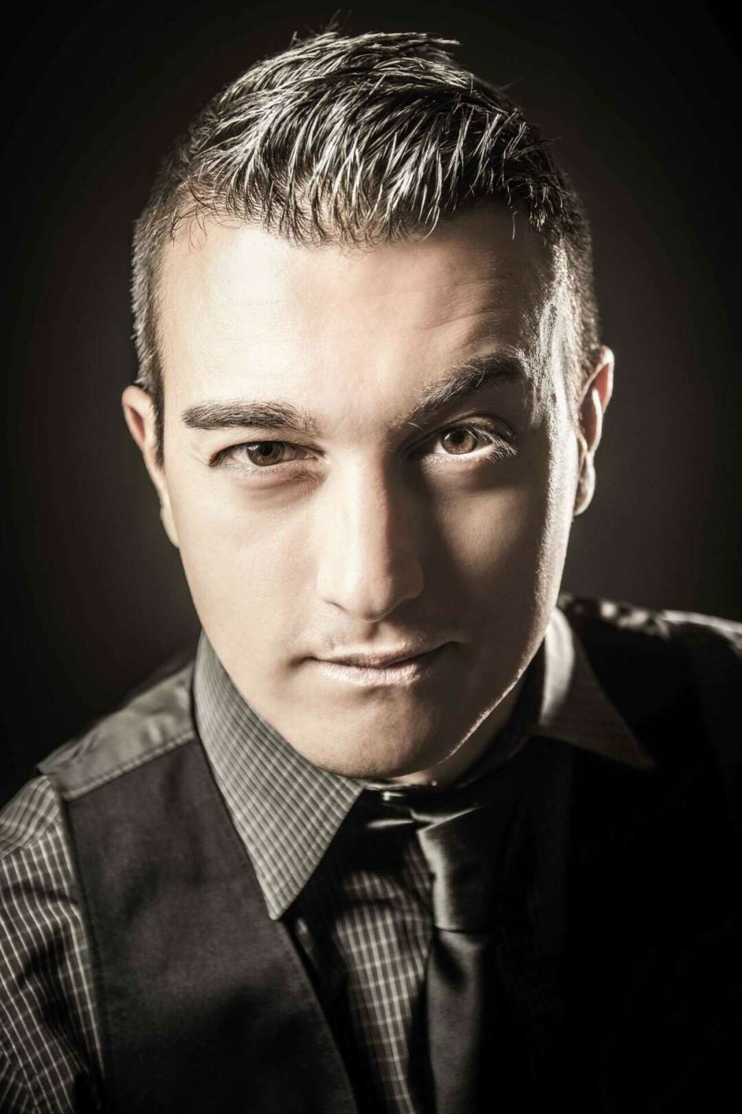 Meet Christopher Reynolds. – CanvasRebel Magazine