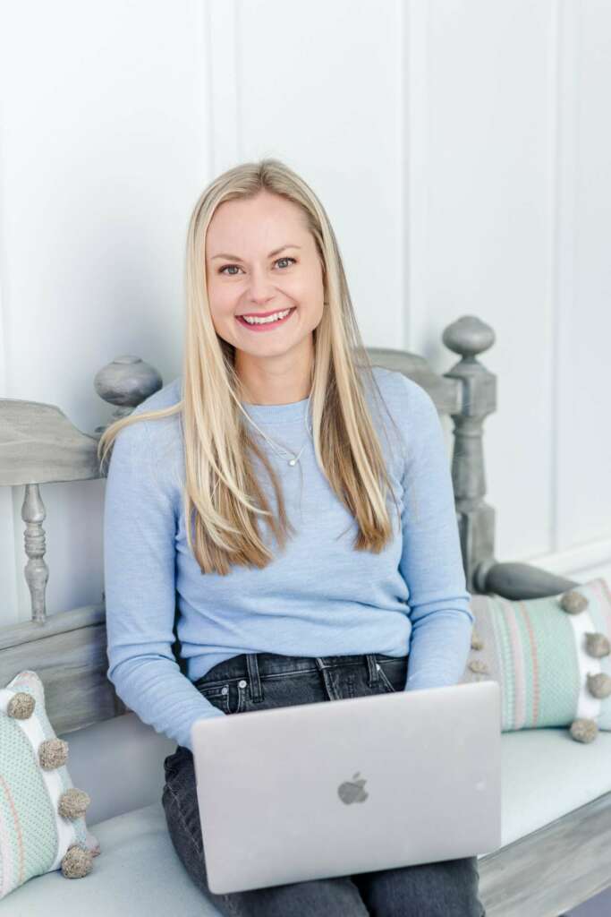 Meet Sara Dunn – CanvasRebel Magazine