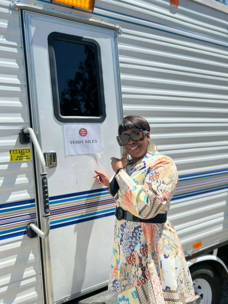 Meet Tara Thomas – CanvasRebel Magazine