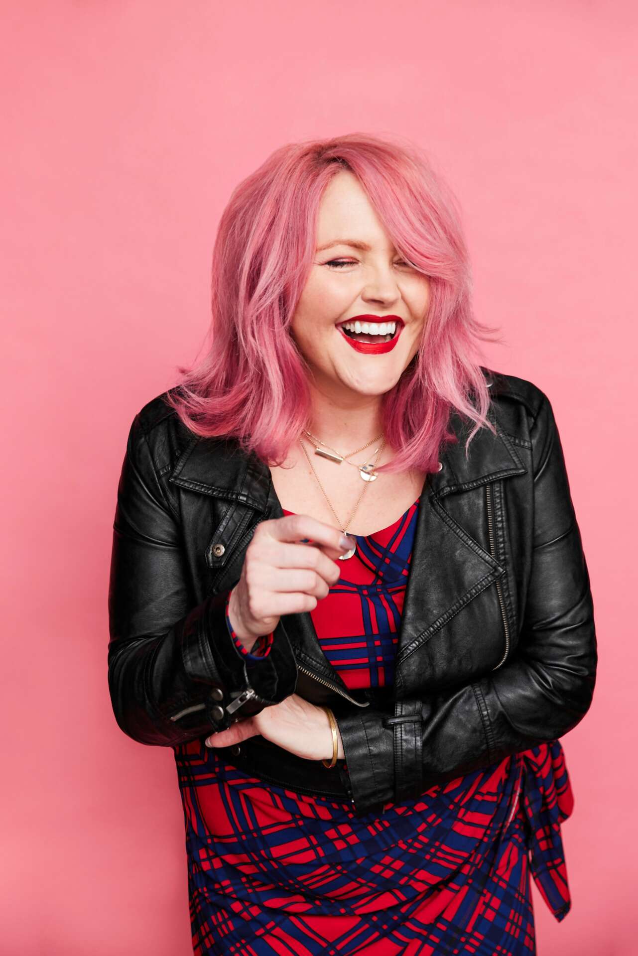 Meet ANNIE RAY – CanvasRebel Magazine