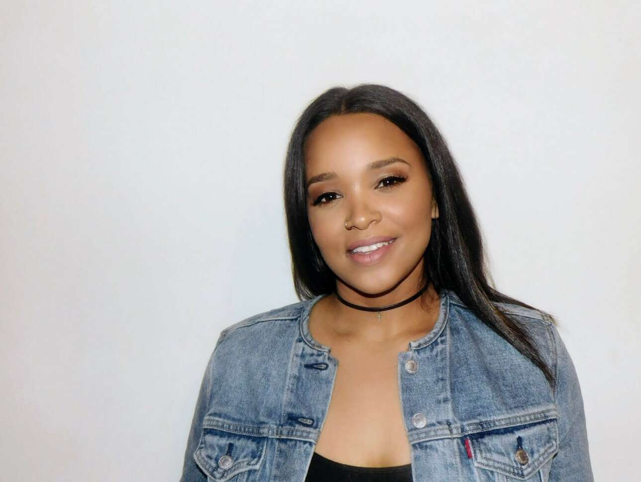 Meet Clarissa Wright – CanvasRebel Magazine