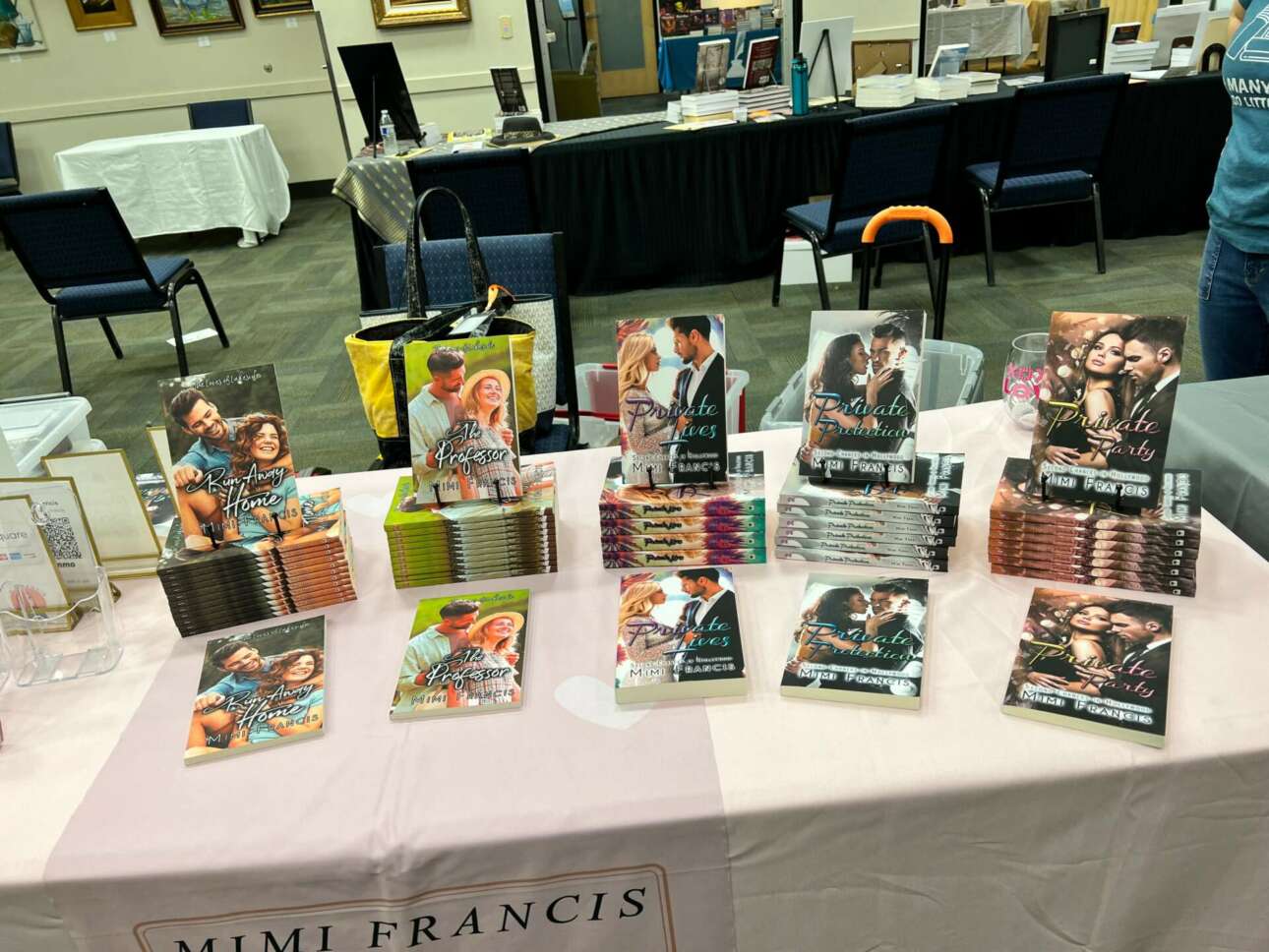 Meet Mimi Francis – CanvasRebel Magazine