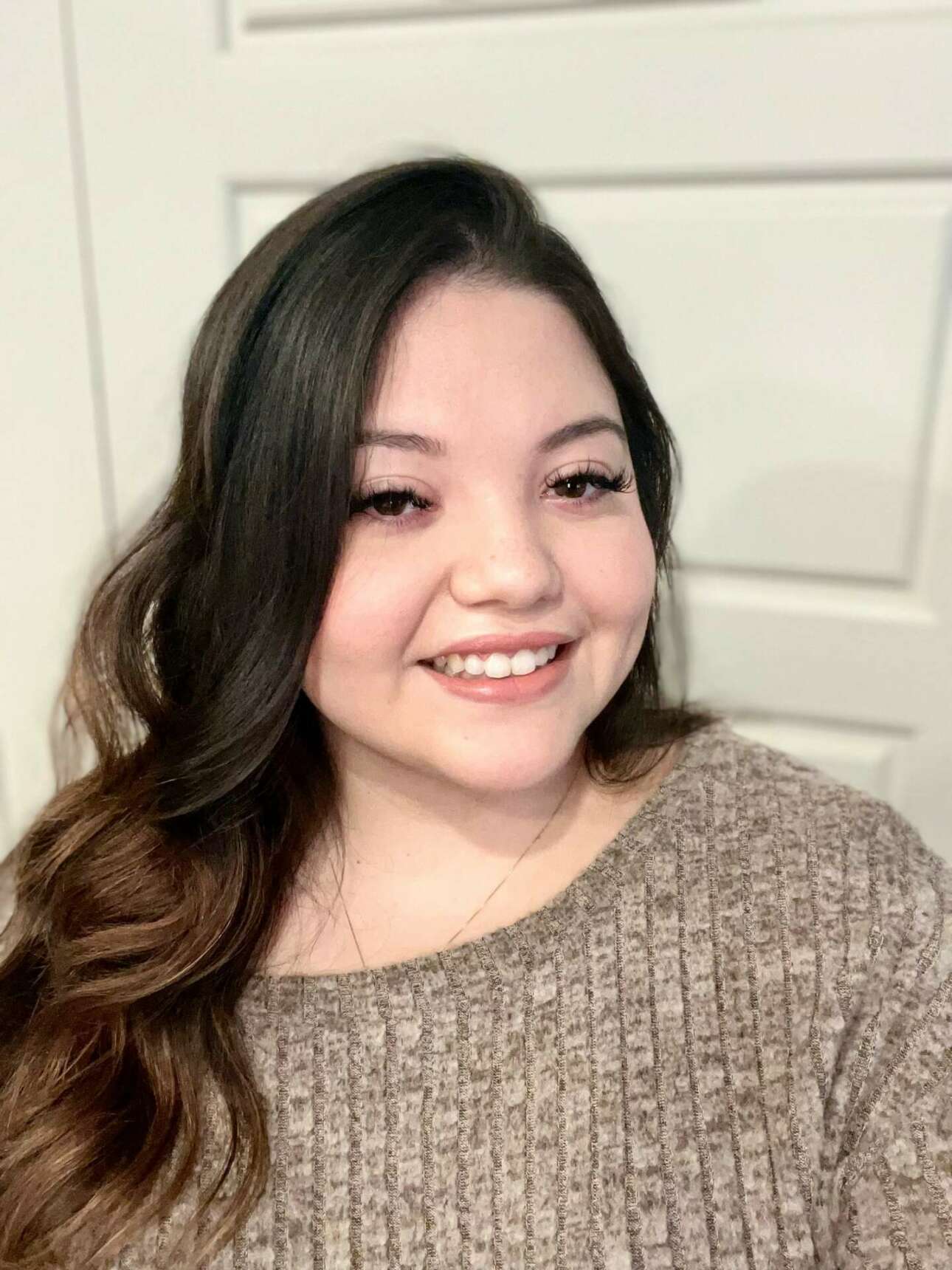 Meet Larissa Palos - CanvasRebel Magazine