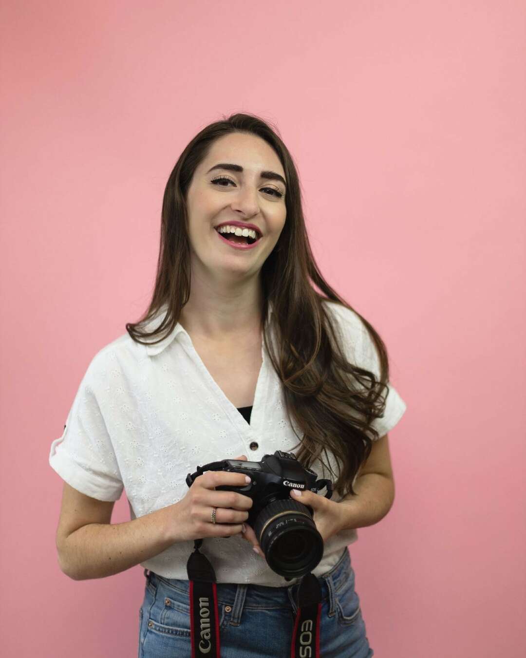 Meet Taylor Rossi – CanvasRebel Magazine