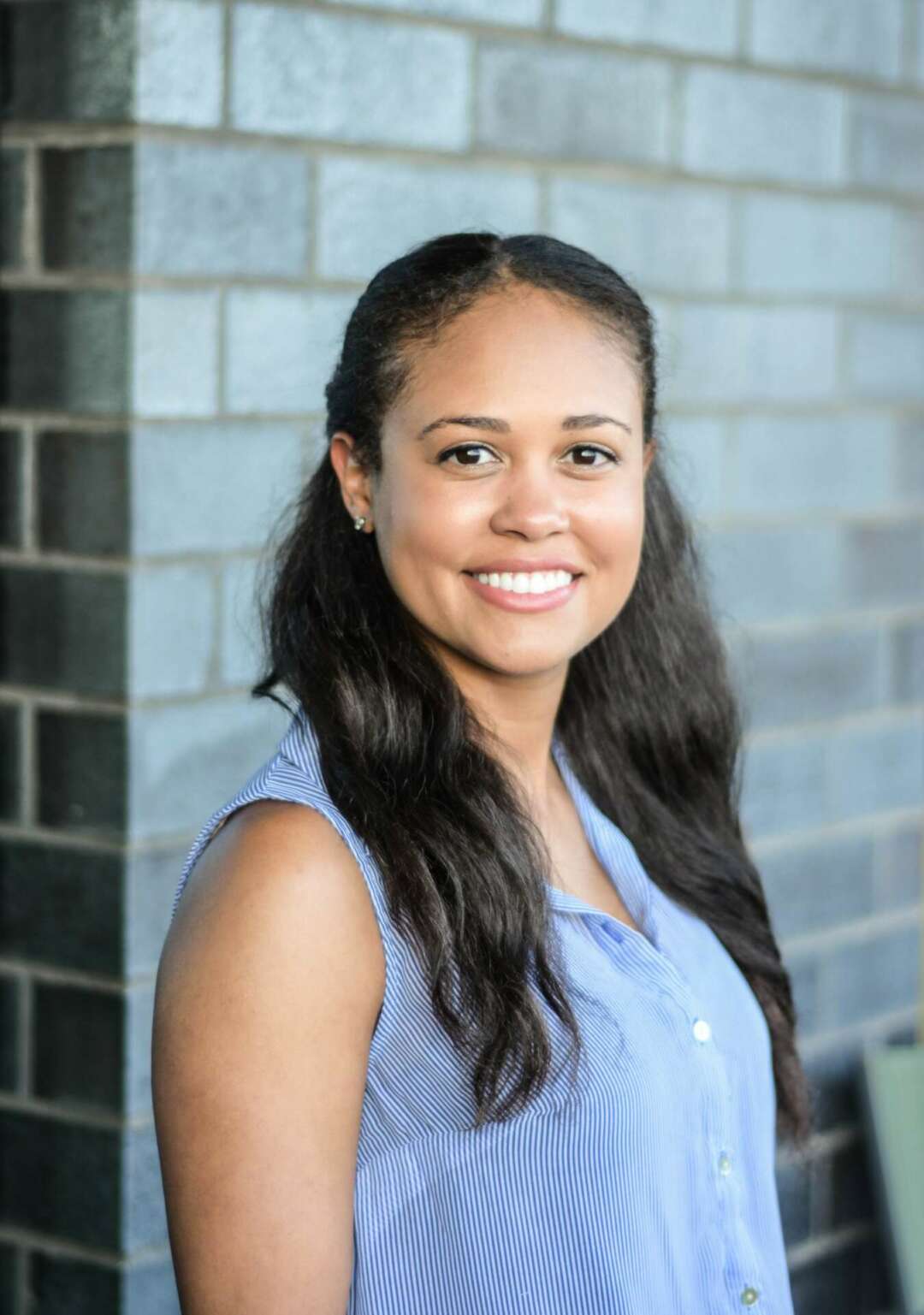 Meet Ariane Callender - CanvasRebel Magazine