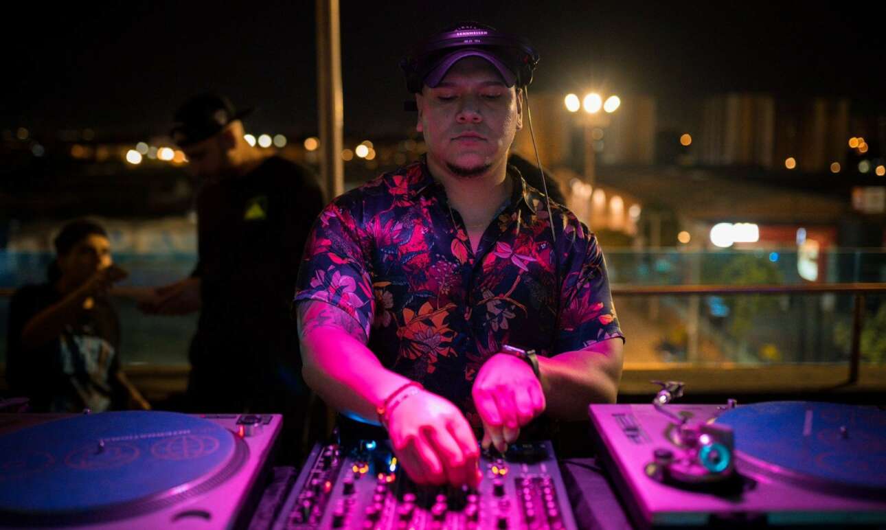 Meet Jay Ess – CanvasRebel Magazine
