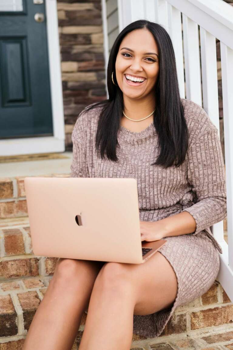 Meet victoria Hairston - CanvasRebel Magazine