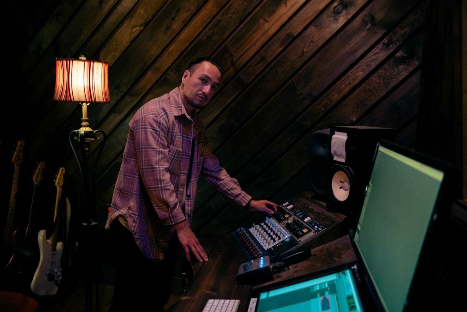 Meet Nigel Dean - CanvasRebel Magazine