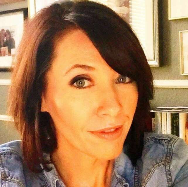 Meet Danielle Vann - CanvasRebel Magazine
