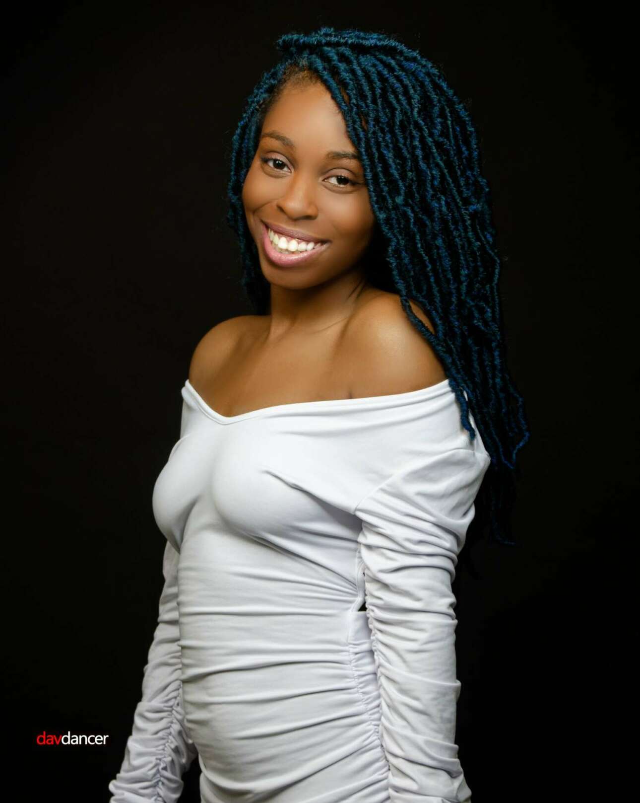 Meet Gloria Jordan – CanvasRebel Magazine