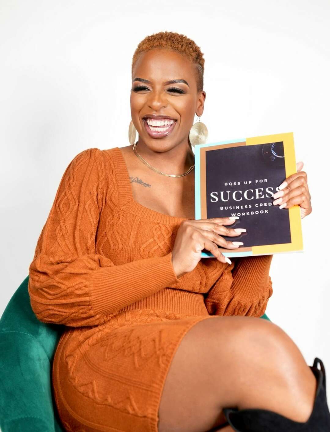 Meet Lacheisa Chambers - CanvasRebel Magazine