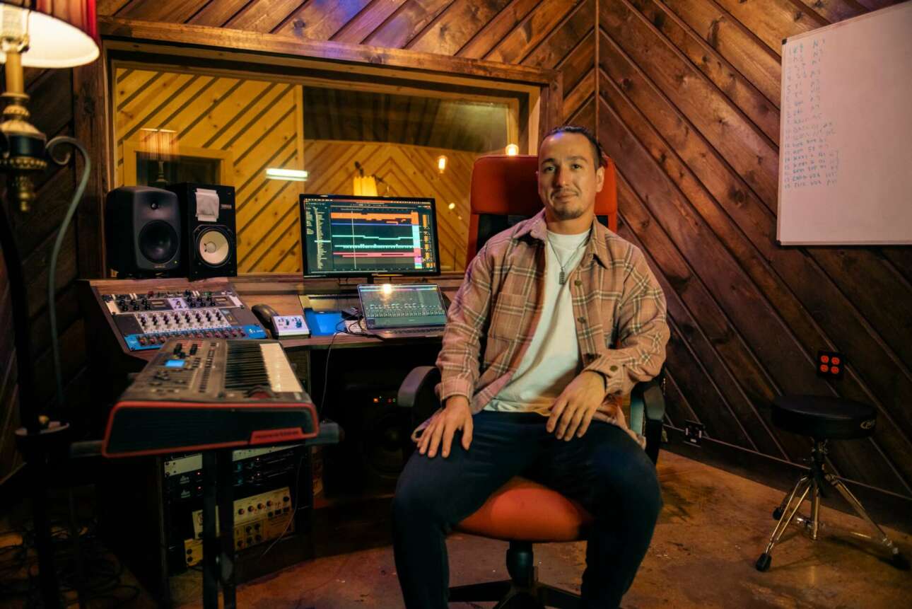 Meet Nigel Dean – CanvasRebel Magazine