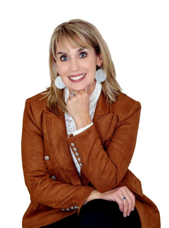 Meet Courtney Thomas – CanvasRebel Magazine