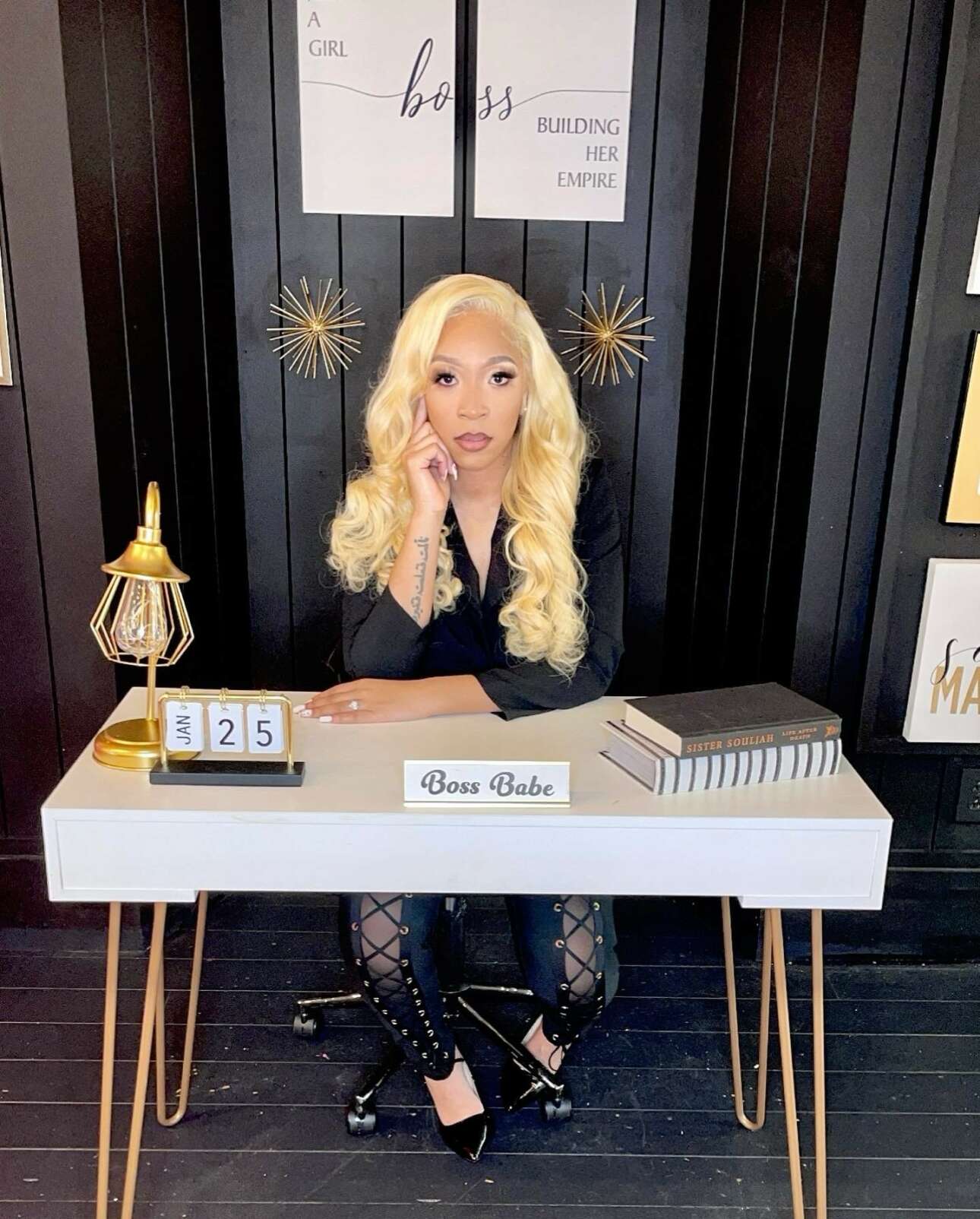 Meet Kayla Simone - CanvasRebel Magazine