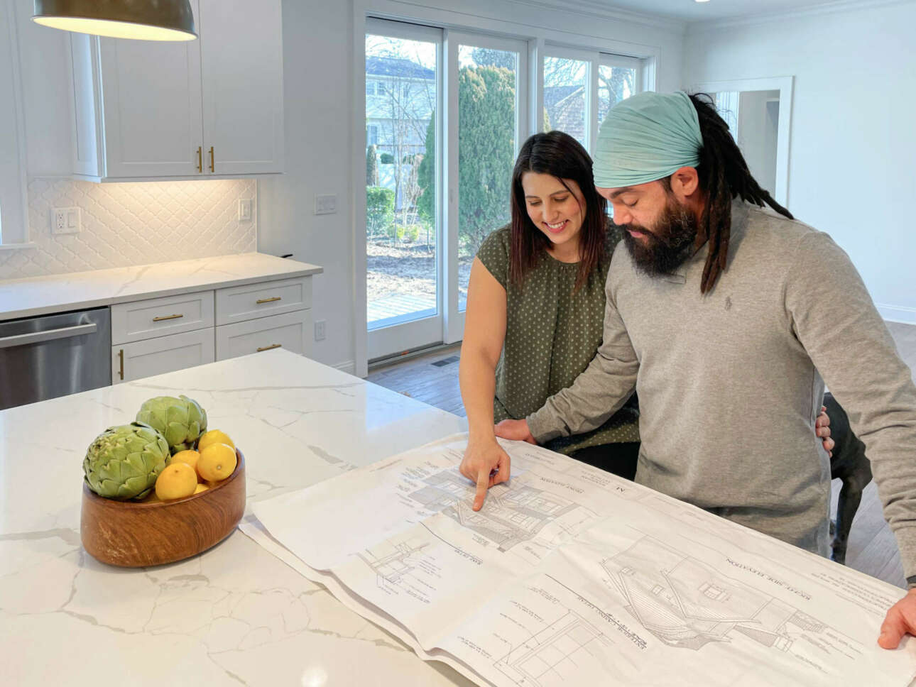 Meet Devinne & Justin Bravoco & Balunsat - CanvasRebel Magazine