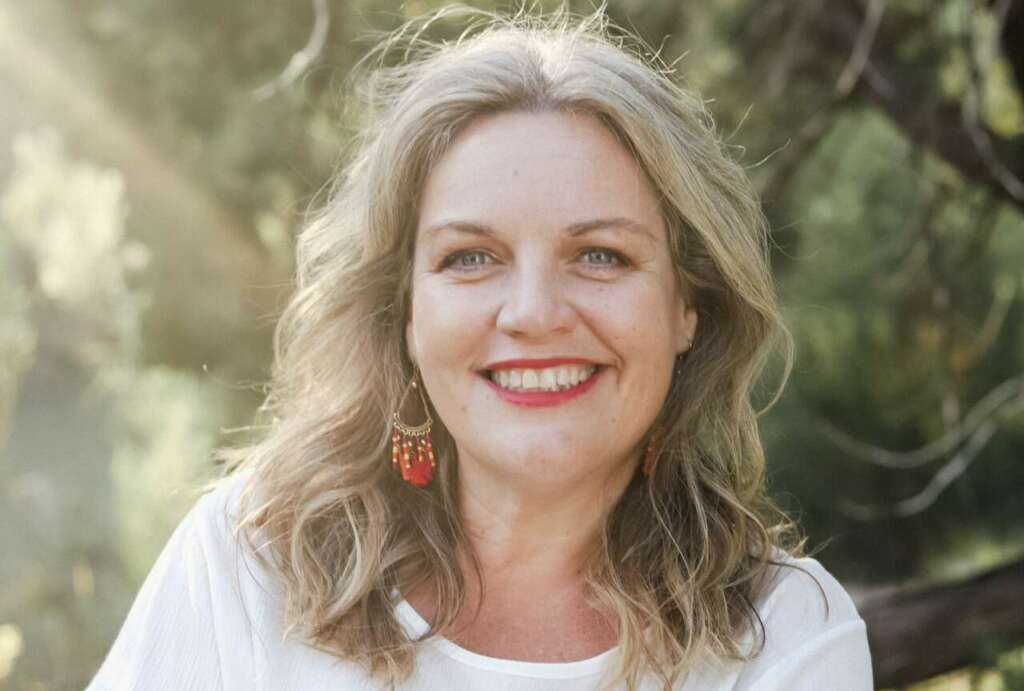 Meet Anna Larson – CanvasRebel Magazine