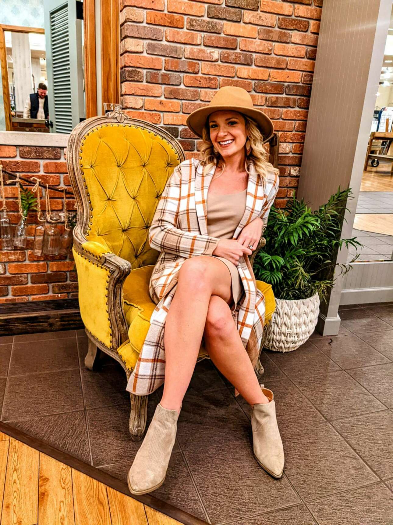 Meet Brooke Simmons - CanvasRebel Magazine