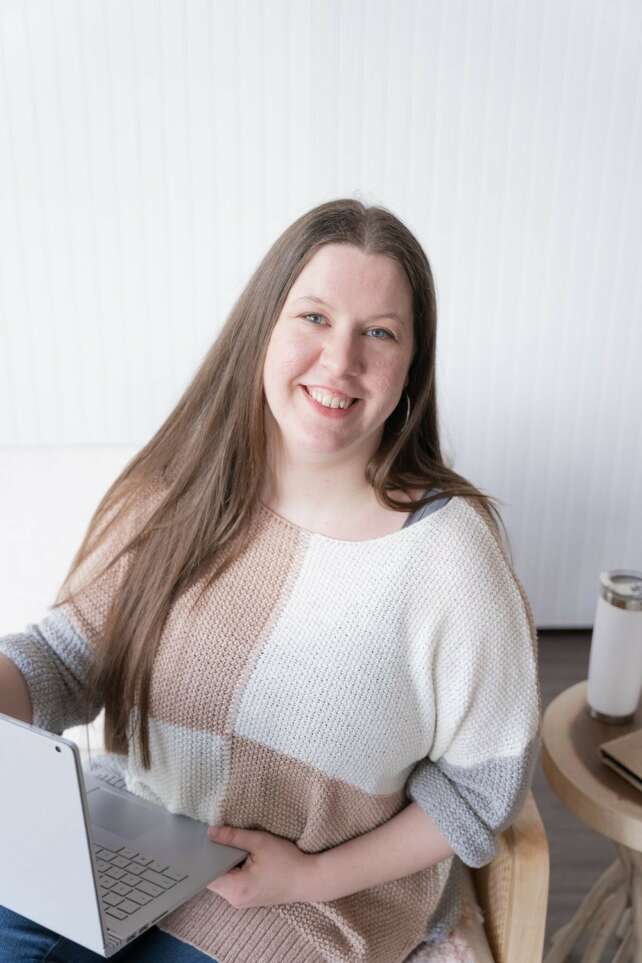 Meet Emily Lee – CanvasRebel Magazine